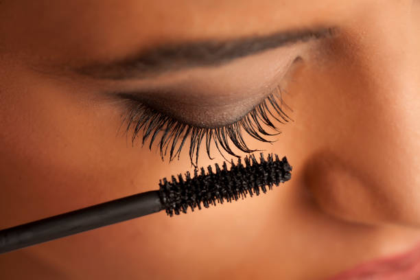 How to grow long and strong lashes - Vanguard Allure