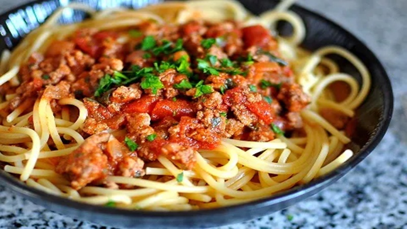How to make Nigerian Spaghetti Bolognese in 10 easy steps - Vanguard Allure