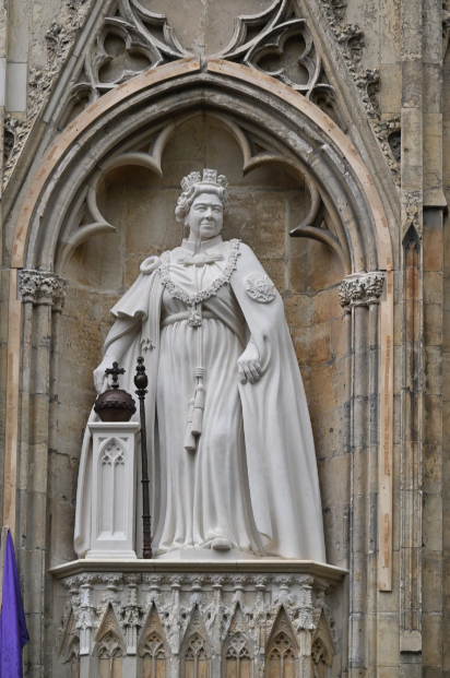 First statue of late Queen Elizabeth unveiled - Vanguard Allure