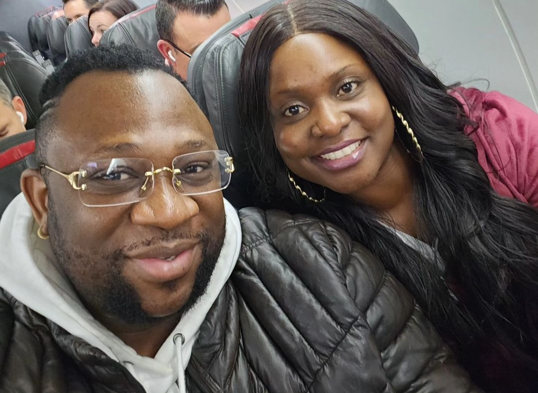 Tayo Adeleye buries wife amidst tears - Vanguard Allure