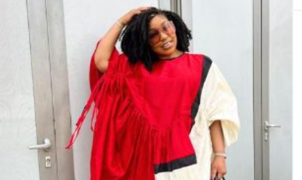 A POP OF RED - Vanguard Allure